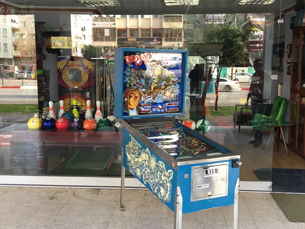 Tilt Pinball Oyun Makinası